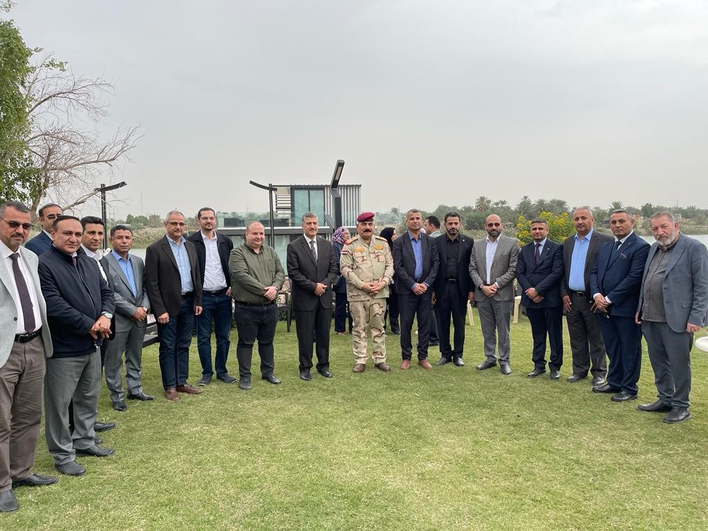 The Dean of the College of Medicine / Al-Ayen Iraqi University meets ...